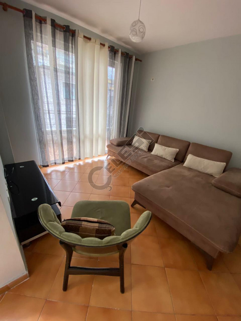 SHTEPI ME QERA - KOMUNA E PARISIT, PERBALL ME MINI... rif. 792395 ...