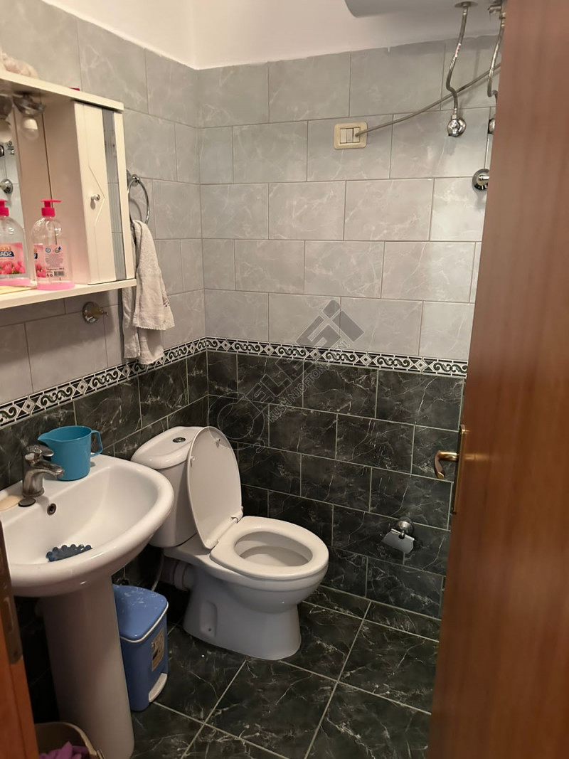 RRUGA NDRE MJEDA TEK PALLATET KONTAKT TIRANE.... rif. 805354 - Gazeta ...