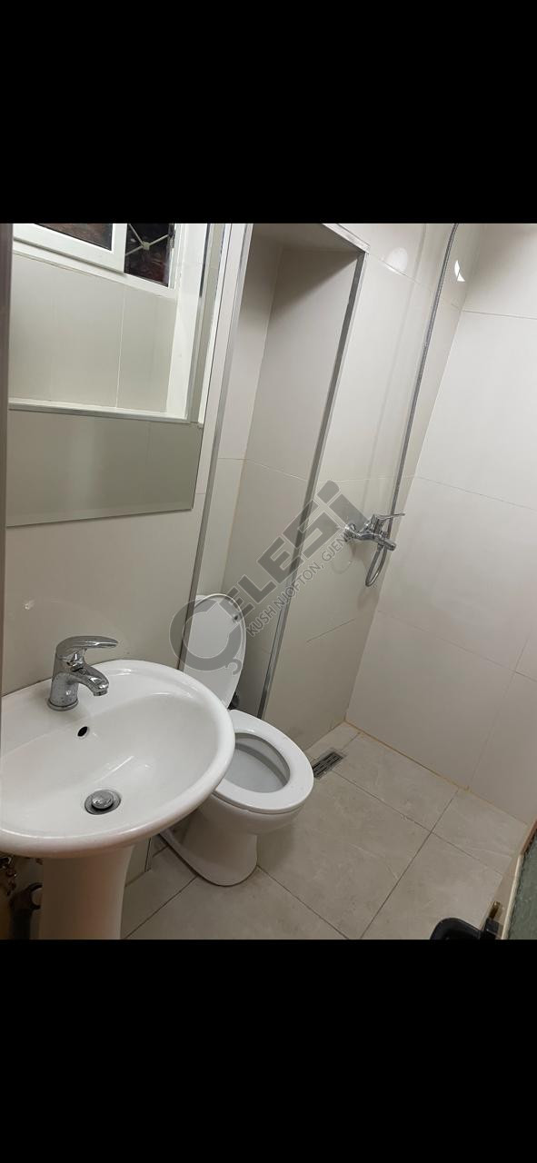 TEK ISH PARKU AUTOBUZAVE RRUGA NDRE MJEDA... rif. 932117 - Gazeta Celesi