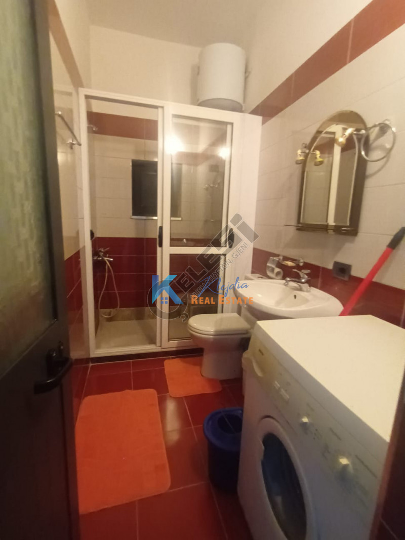 TE SHKOLLA E BALETIT... rif. 971225 - Gazeta Celesi